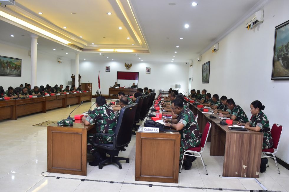 Gubernur Akademi Militer Terima Paparan RGB Latsitardanus XLIII ...